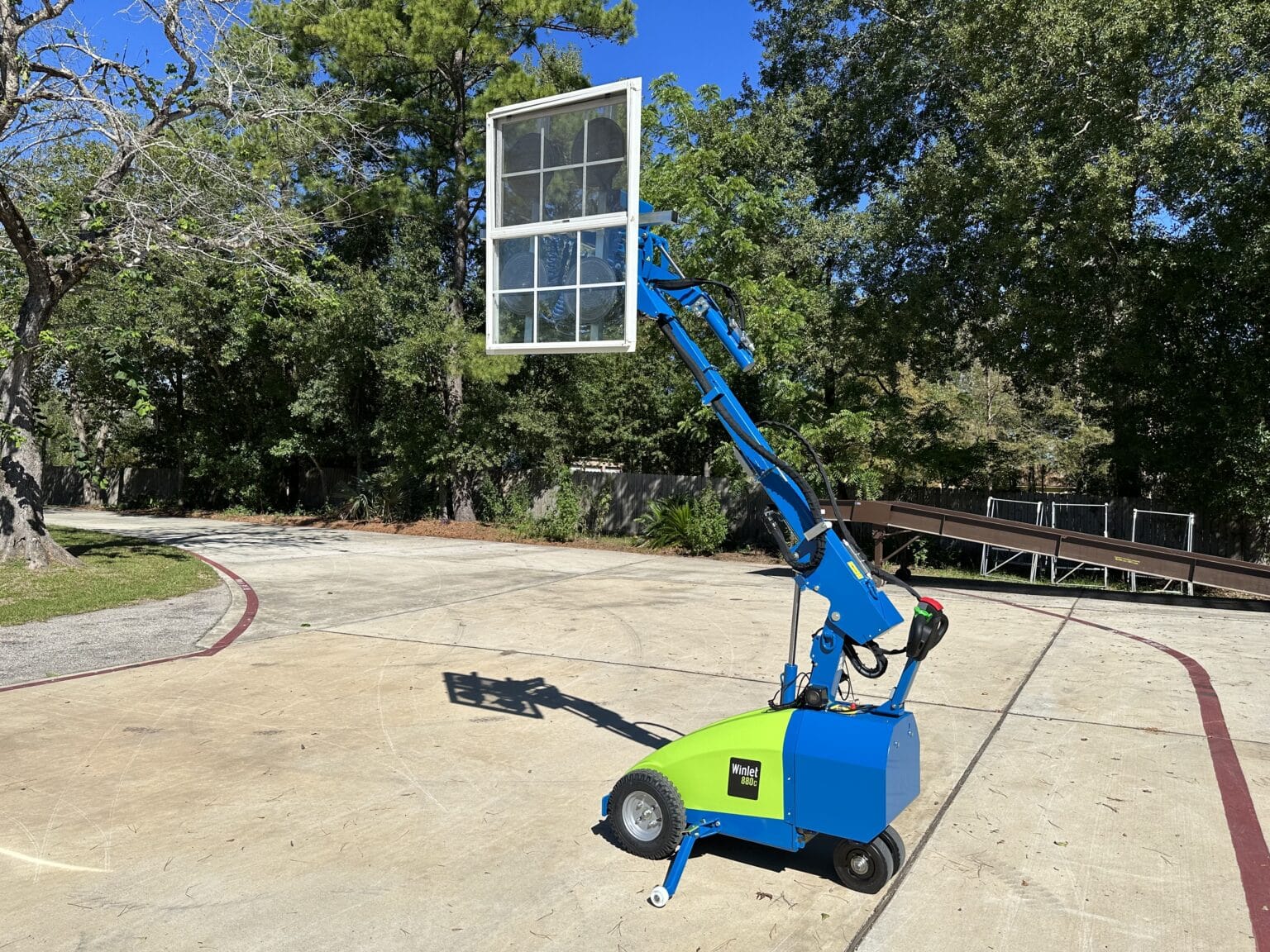 Winlet Glass Handling Lifts - Lift up to 2200 lbs.